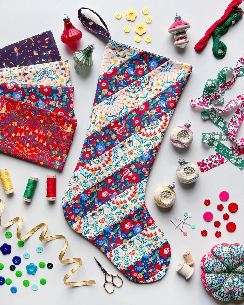 Striped Jingle Stocking (Right facing) FPP by DuckaDilly | Threadloop