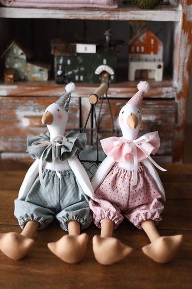 The Goose by Happy Lab Toys | Threadloop