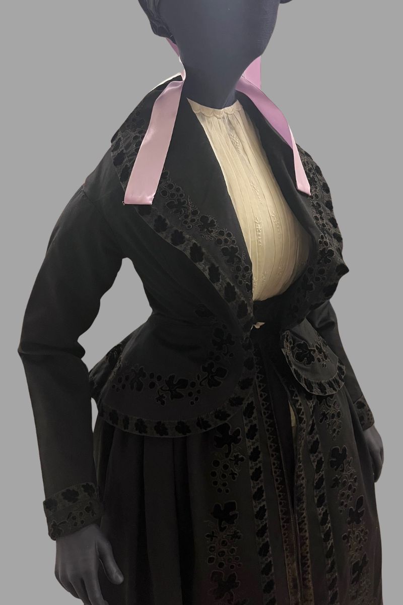Lady's Bloomers Ensemble (1855) by Genesee Country | Threadloop