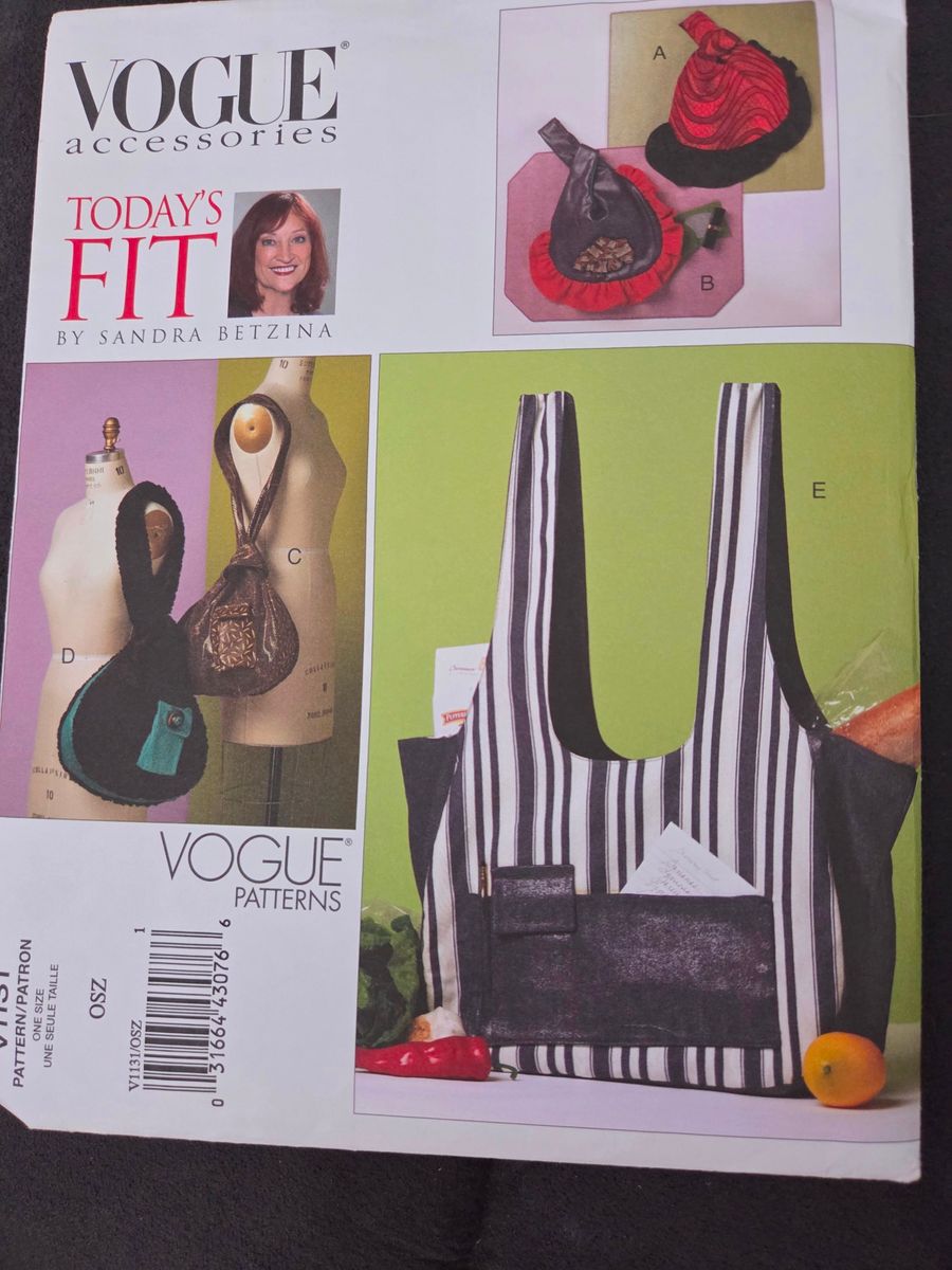 V1131 | Small and Medium Bags and Market Bags by Vogue | Threadloop