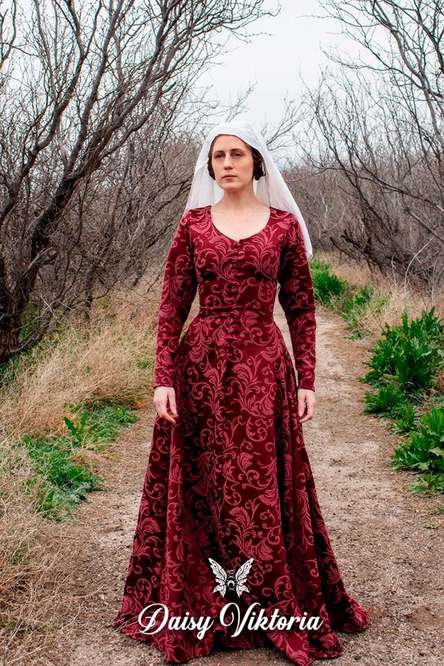 Medieval Dress – Kirtle, Cotehardie, Gothic Fitted Gown, | Threadloop
