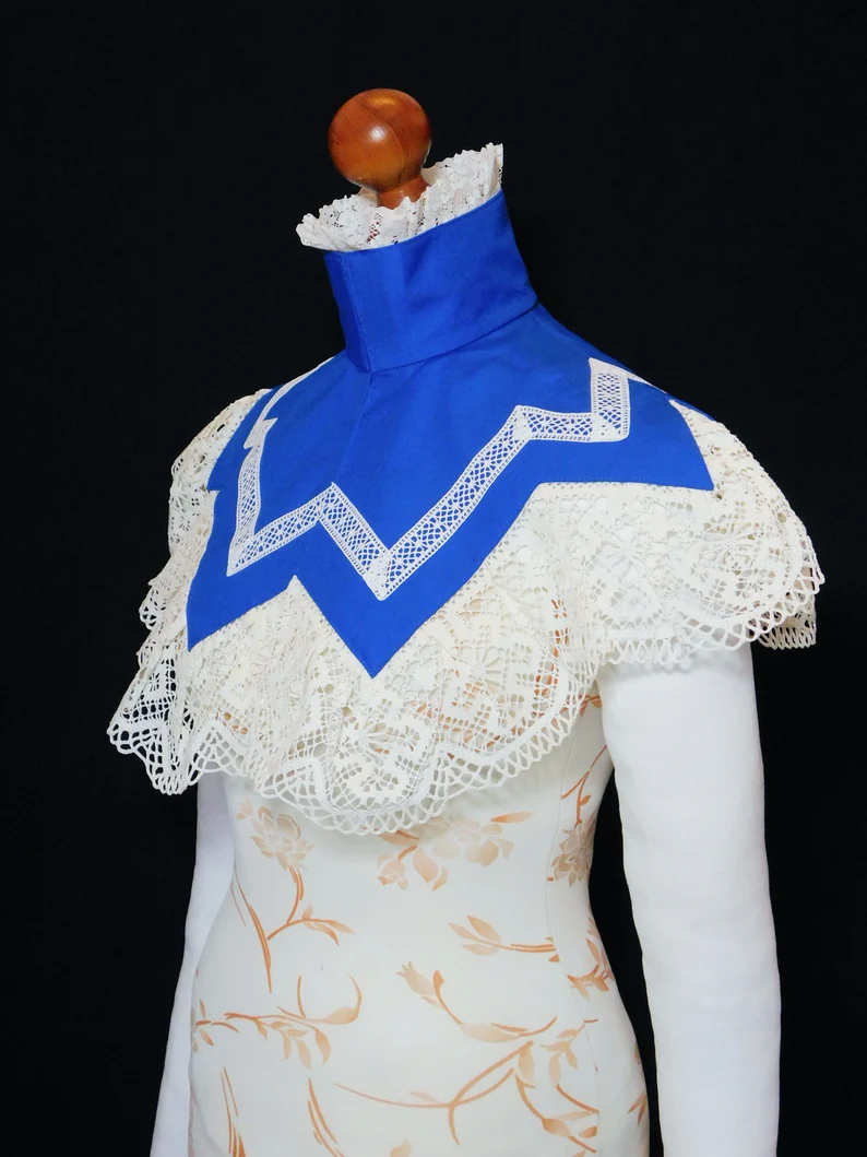 1895 Fancy Collar by Laura Nicolin | Threadloop