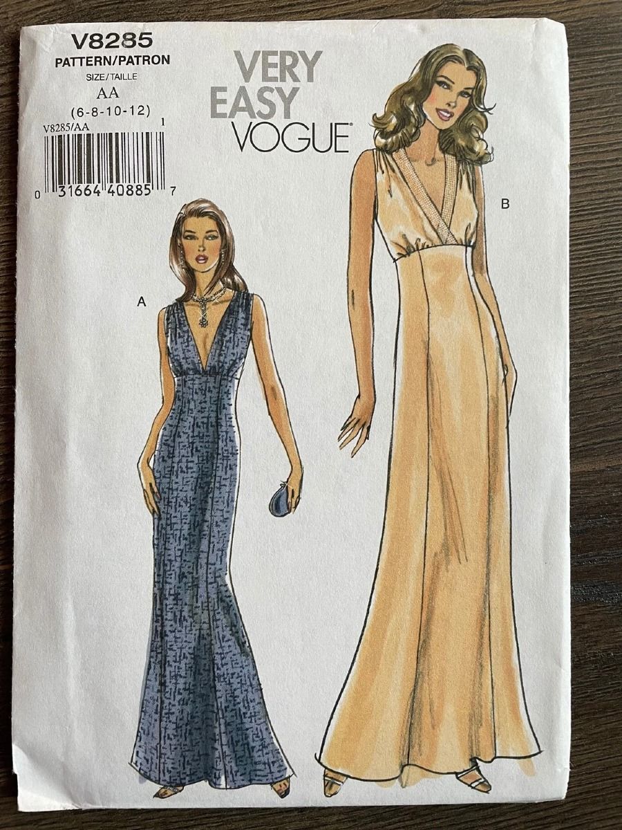 V8285 | Misses' Dress by Vogue | Threadloop
